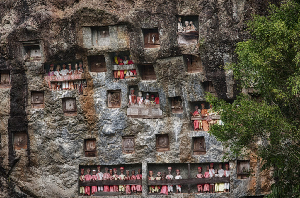 The mummies of the Toraja people, Sulawesi - Fontegaia Tour